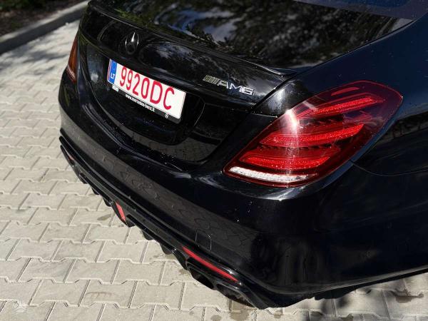 Мерседес С 550 2015 в Вильнюс на AUTOMOTO.COM.LV Черный Мерседес С 550 2015 в Вильнюс, объемом двигателя 4.70 л и пробегом 210 тыс. км за 27500 €, фото 5 на AUTOMOTO.COM.LV