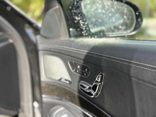 Мерседес С 550 2015 в Вильнюс на AUTOMOTO.COM.LV Черный Мерседес С 550 2015 в Вильнюс, объемом двигателя 4.70 л и пробегом 210 тыс. км за 27500 €, фото 8 на AUTOMOTO.COM.LV