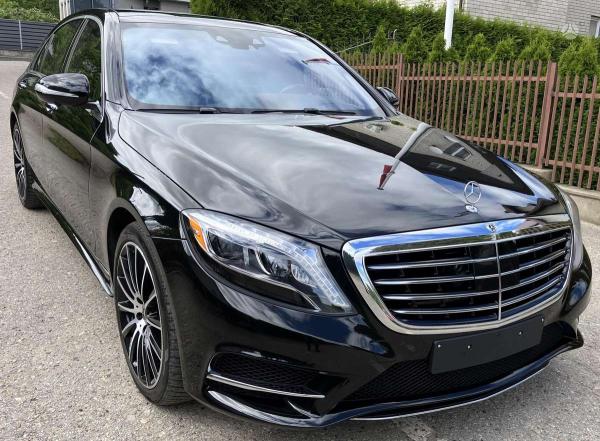 Black Mercedes-Benz s-550 2017 in Kaunas, with an engine capacity of 4.70 L and mileage of 154 thousand km for 35900 €, photo 2 on AUTOMOTO.COM.LV