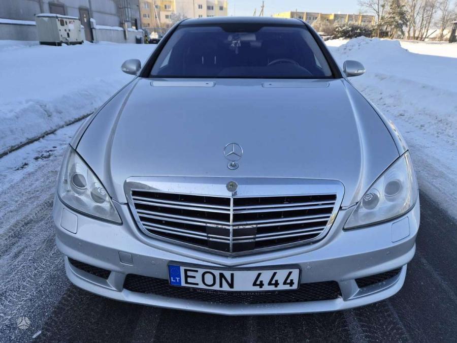 Pelēks Mercedes-Benz s-550 2007 Viļņa, ar dzinēja tilpumu 5.50 L un nobraukumu 295 tūkst. km par 7800 €, foto 3 vietnē AUTOMOTO.COM.LV