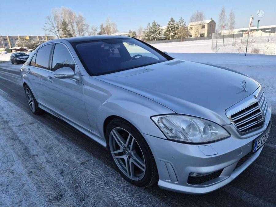 Pelēks Mercedes-Benz s-550 2007 Viļņa, ar dzinēja tilpumu 5.50 L un nobraukumu 295 tūkst. km par 7800 €, foto 2 vietnē AUTOMOTO.COM.LV