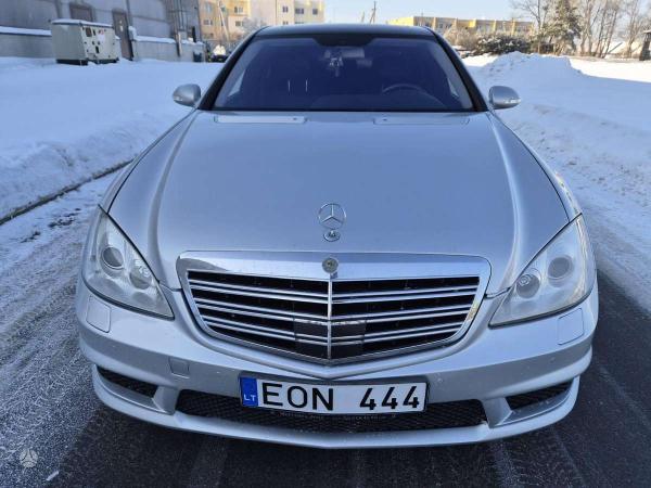 Pelēks Mercedes-Benz s-550 2007 Viļņa, ar dzinēja tilpumu 5.50 L un nobraukumu 295 tūkst. km par 7800 €, foto 3 vietnē AUTOMOTO.COM.LV