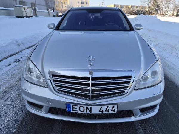 Pelēks Mercedes-Benz s-550 2007 Viļņa, ar dzinēja tilpumu 5.50 L un nobraukumu 295 tūkst. km par 7800 €, foto 3 vietnē AUTOMOTO.COM.LV