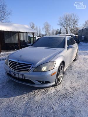 Pelēks Mercedes-Benz s-550 2007 Panevēža, ar dzinēja tilpumu 5.50 L un nobraukumu 320 tūkst. km par 6000 €, foto  vietnē AUTOMOTO.COM.LV
