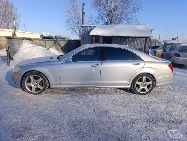 Grey Mercedes-Benz s-550 2007 in Panevezys, with an engine capacity of 5.50 L and mileage of 320 thousand km for 4200 €, photo 2 on AUTOMOTO.COM.LV