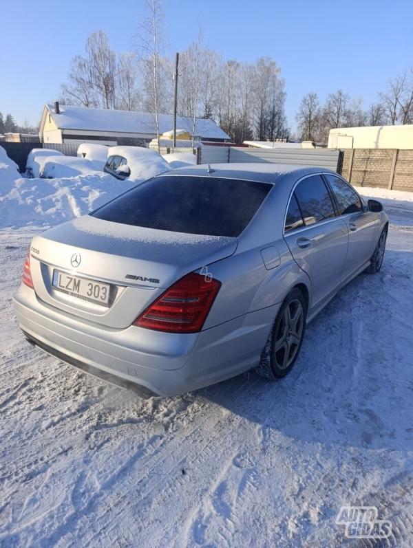 Grey Mercedes-Benz s-550 2007 in Panevezys, with an engine capacity of 5.50 L and mileage of 320 thousand km for 4200 €, photo 7 on AUTOMOTO.COM.LV