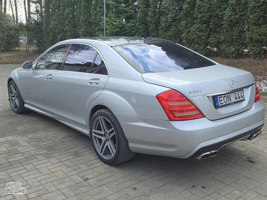 Grey Mercedes-Benz s-550 2007 in Vilnius, with an engine capacity of 5.50 L and mileage of 295 thousand km for 7800 €, photo 5 on AUTOMOTO.COM.LV