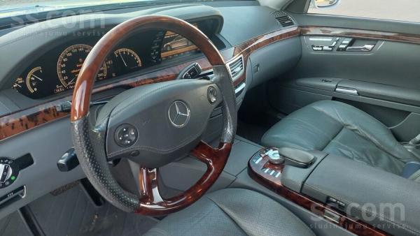Grey Mercedes-Benz s-550 2008 in Riga, with an engine capacity of 5.50 L and mileage of 0 thousand km for 5850 €, photo 4 on AUTOMOTO.COM.LV