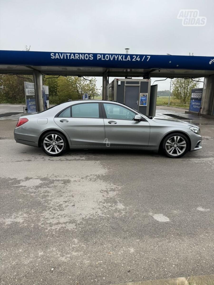 Grey Mercedes-Benz s-550 2015 in Raseiniai, with an engine capacity of 4.70 L and mileage of 145 thousand km for 27000 €, photo 4 on AUTOMOTO.COM.LV