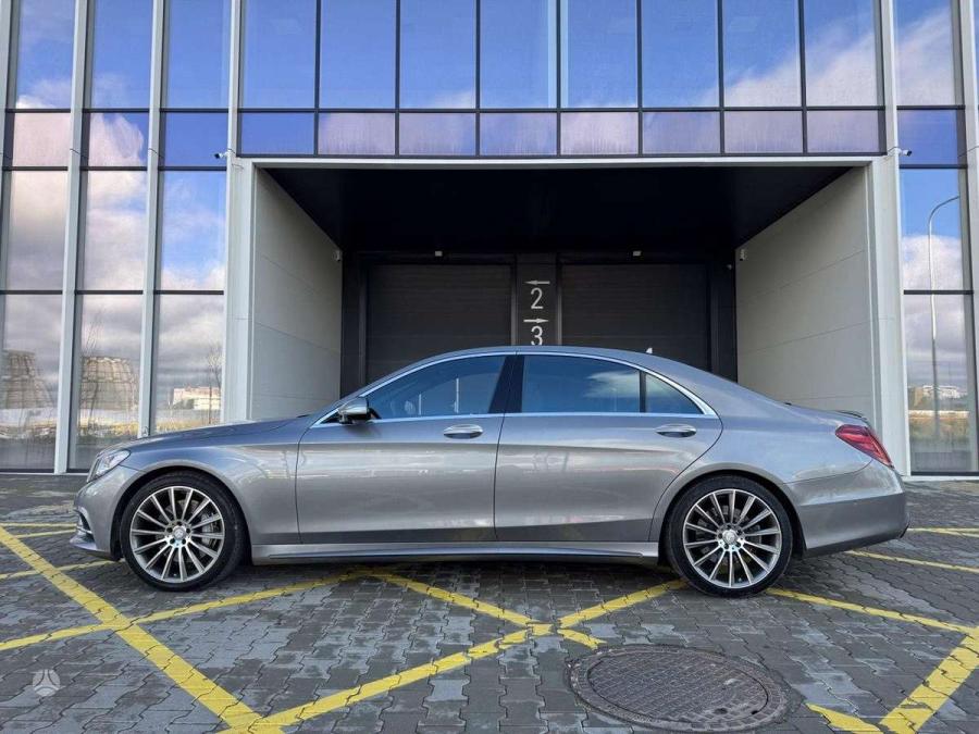 Pelēks Mercedes-Benz s-550 2015 Viļņa, ar dzinēja tilpumu 4.70 L un nobraukumu 193 tūkst. km par 22200 €, foto 2 vietnē AUTOMOTO.COM.LV