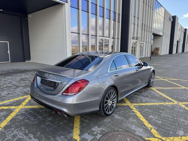 Grey Mercedes-Benz s-550 2015 in Vilnius, with an engine capacity of 4.70 L and mileage of 193 thousand km for 22200 €, photo 5 on AUTOMOTO.COM.LV