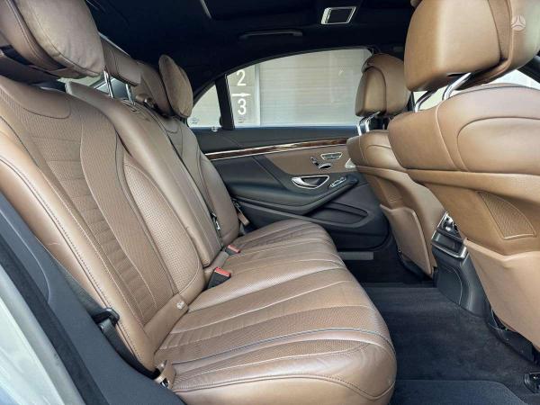 Grey Mercedes-Benz s-550 2015 in Vilnius, with an engine capacity of 4.70 L and mileage of 193 thousand km for 22200 €, photo 10 on AUTOMOTO.COM.LV