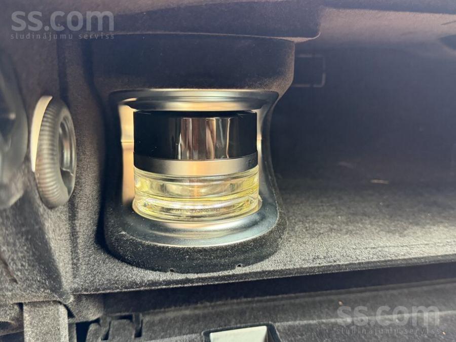 Grey Mercedes-Benz s-550 2015 in Rezekne, with an engine capacity of 4.70 L and mileage of 256 thousand km for 28490 €, photo 22 on AUTOMOTO.COM.LV