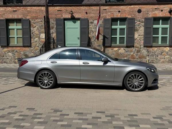Grey Mercedes-Benz s-550 2015 in Rezekne, with an engine capacity of 4.70 L and mileage of 256 thousand km for 28490 €, photo 4 on AUTOMOTO.COM.LV