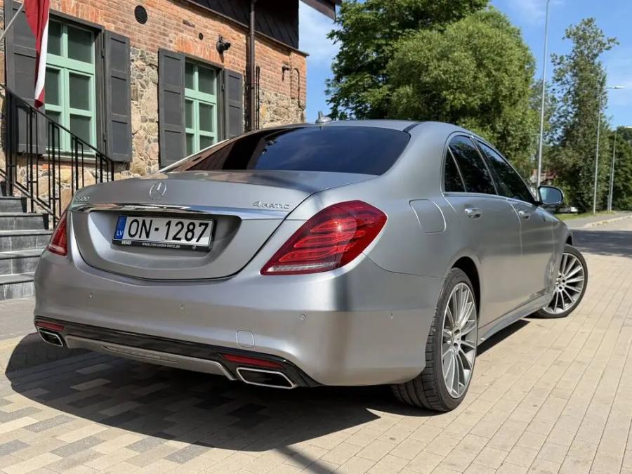 Pelēks Mercedes-Benz s-550 2015 Rēzekne, ar dzinēja tilpumu 4.70 L un nobraukumu 256 tūkst. km par 28490 €, foto 6 vietnē AUTOMOTO.COM.LV