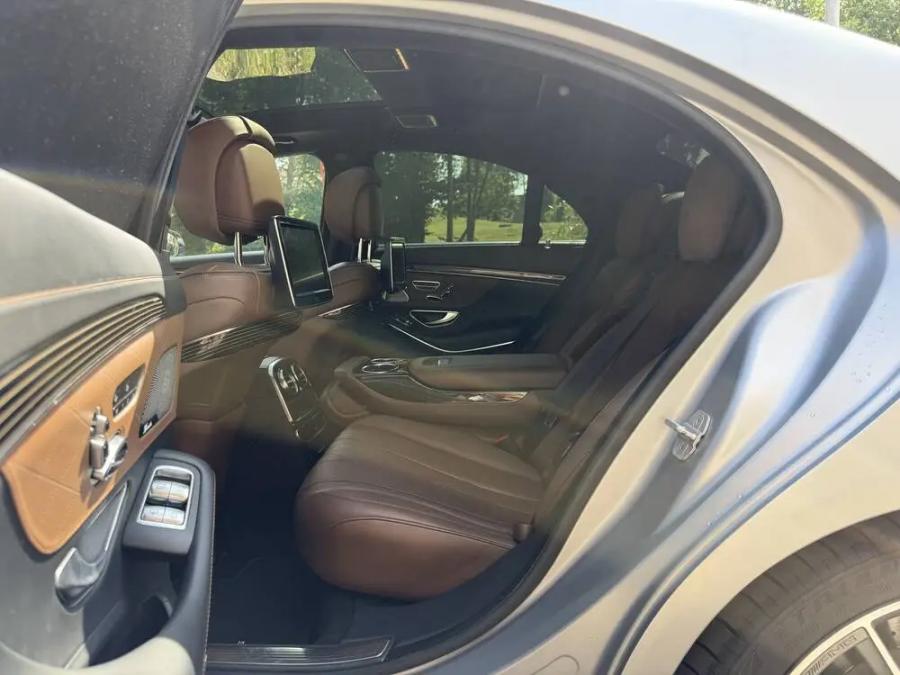 Pelēks Mercedes-Benz s-550 2015 Rēzekne, ar dzinēja tilpumu 4.70 L un nobraukumu 256 tūkst. km par 28490 €, foto 10 vietnē AUTOMOTO.COM.LV