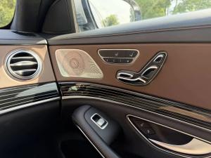 Pelēks Mercedes-Benz s-550 2015 Rēzekne, ar dzinēja tilpumu 4.70 L un nobraukumu 256 tūkst. km par 28490 €, foto 15 vietnē AUTOMOTO.COM.LV