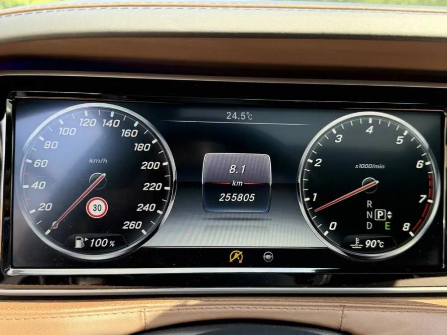 Pelēks Mercedes-Benz s-550 2015 Rēzekne, ar dzinēja tilpumu 4.70 L un nobraukumu 256 tūkst. km par 28490 €, foto 32 vietnē AUTOMOTO.COM.LV