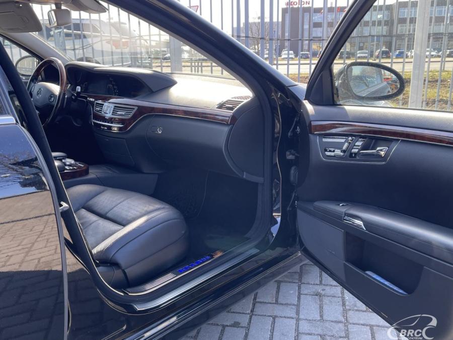Mercedes-Benz s-550 2009 in Klaipeda, with an engine capacity of 5.46 L and mileage of 253 thousand km for 11900 €, photo 3 on AUTOMOTO.COM.LV