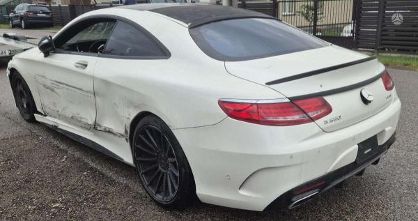 White Mercedes-Benz s-550 2015 in Kaunas, with an engine capacity of 4.70 L and mileage of 68 thousand km for 22500 €, photo 4 on AUTOMOTO.COM.LV