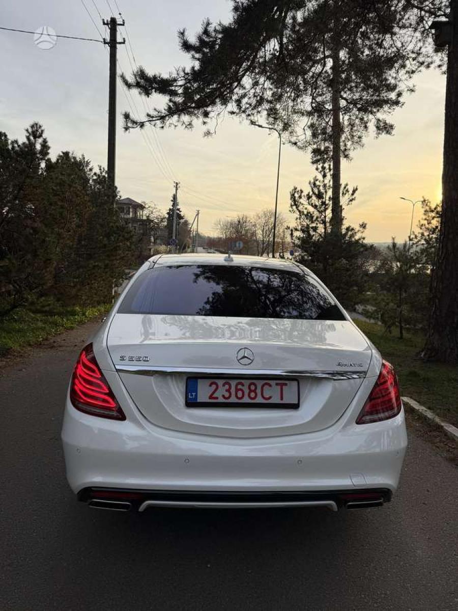 White Mercedes-Benz s-550 2014 in Kaunas, with an engine capacity of 4.70 L and mileage of 139 thousand km for 28500 €, photo 4 on AUTOMOTO.COM.LV