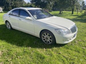 Balts Mercedes-Benz s-550 2006 Šakiai, ar dzinēja tilpumu 5.46 L un nobraukumu 128 tūkst. km par 12000 €, foto  vietnē AUTOMOTO.COM.LV