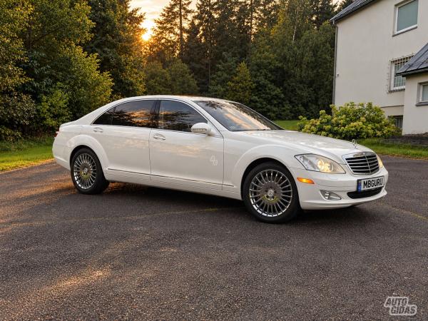 Balts Mercedes-Benz s-550 2007 Viļņa, ar dzinēja tilpumu 5.50 L un nobraukumu 156 tūkst. km par 7800 €, foto 7 vietnē AUTOMOTO.COM.LV