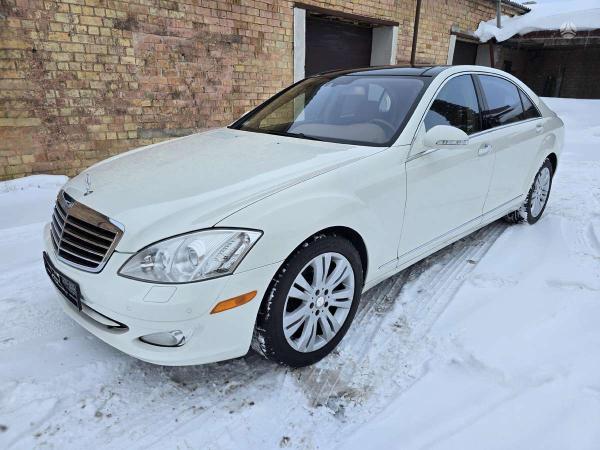 White Mercedes-Benz s-550 2008 in Siauliai, with an engine capacity of 5.50 L and mileage of 161 thousand km for 10500 €, photo 1 on AUTOMOTO.COM.LV