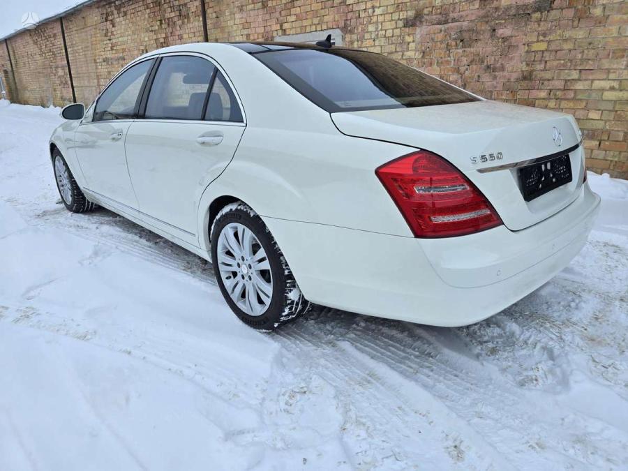 Balts Mercedes-Benz s-550 2008 Šauļi, ar dzinēja tilpumu 5.50 L un nobraukumu 161 tūkst. km par 10500 €, foto 2 vietnē AUTOMOTO.COM.LV