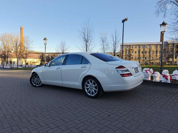 Balts Mercedes-Benz s-550 2009 Šauļi, ar dzinēja tilpumu 0.00 L un nobraukumu 46 tūkst. km par 20000 €, foto 2 vietnē AUTOMOTO.COM.LV