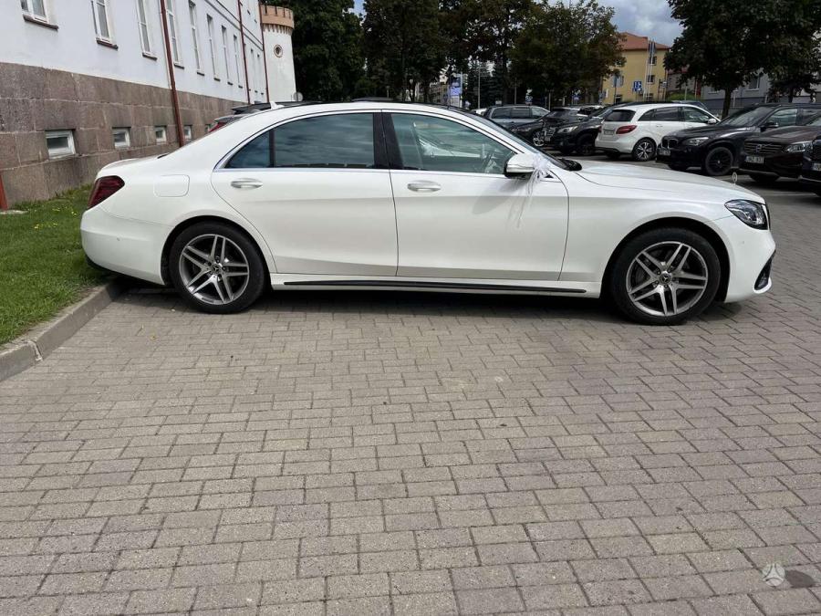 White Mercedes-Benz s-550 2014 in Kaunas, with an engine capacity of 4.70 L and mileage of 123 thousand km for 24000 €, photo 8 on AUTOMOTO.COM.LV