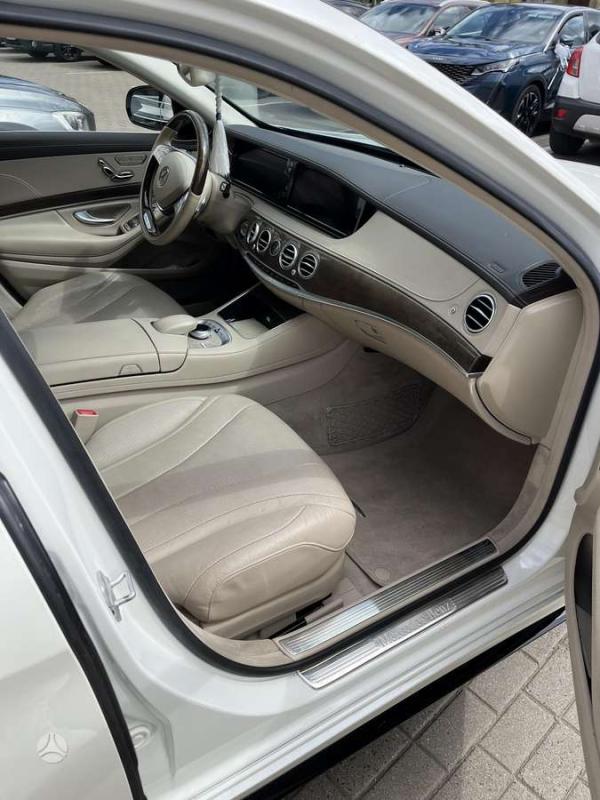 White Mercedes-Benz s-550 2014 in Kaunas, with an engine capacity of 4.70 L and mileage of 123 thousand km for 24000 €, photo 10 on AUTOMOTO.COM.LV