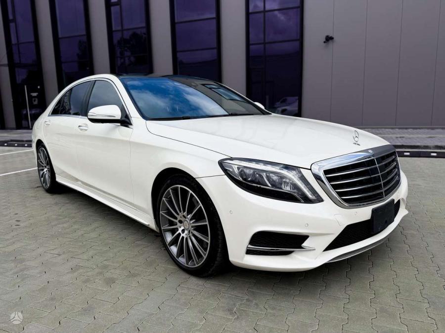 Белый Мерседес С 550 2015 в Вильнюс, объемом двигателя 4.70 л и пробегом 93 тыс. км за 27000 €, фото 1 на AUTOMOTO.COM.LV