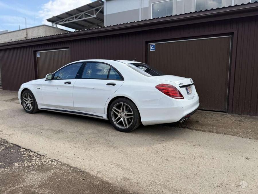 Balts Mercedes-Benz s-550 2016 Šauļi, ar dzinēja tilpumu 4.70 L un nobraukumu 133 tūkst. km par 13900 €, foto 1 vietnē AUTOMOTO.COM.LV