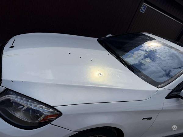White Mercedes-Benz s-550 2016 in Siauliai, with an engine capacity of 4.70 L and mileage of 133 thousand km for 13900 €, photo 5 on AUTOMOTO.COM.LV
