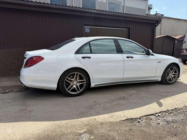 White Mercedes-Benz s-550 2016 in Siauliai, with an engine capacity of 4.70 L and mileage of 133 thousand km for 13900 €, photo 9 on AUTOMOTO.COM.LV