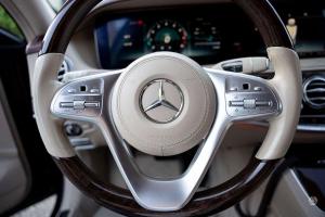 Черный Мерседес S 560 2018 в Вильнюс, объемом двигателя 3.98 л и пробегом 143 тыс. км за 40000 €, фото 29 на AUTOMOTO.COM.LV