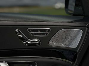 Melns Mercedes-Benz S 560 2018 Klaipėda, ar dzinēja tilpumu 3.98 L un nobraukumu 237 tūkst. km par 32700 €, foto 10 vietnē AUTOMOTO.COM.LV