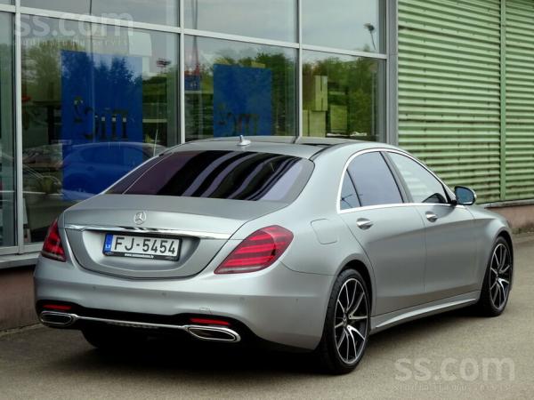 Pelēks Mercedes-Benz S 560 2018 Rīga, ar dzinēja tilpumu 4.00 L un nobraukumu 126 tūkst. km par 39900 €, foto 3 vietnē AUTOMOTO.COM.LV