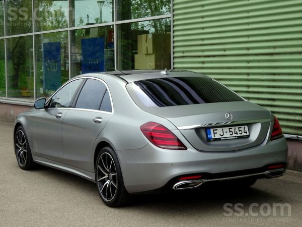Pelēks Mercedes-Benz S 560 2018 Rīga, ar dzinēja tilpumu 4.00 L un nobraukumu 126 tūkst. km par 39900 €, foto 5 vietnē AUTOMOTO.COM.LV