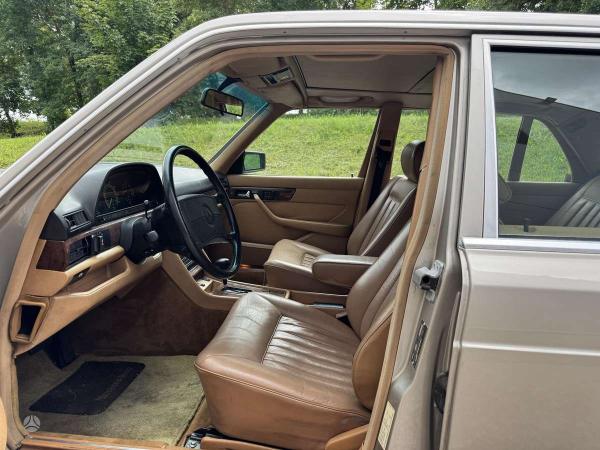 Dzeltens Mercedes-Benz S 560 1987 Alīta, ar dzinēja tilpumu 5.50 L un nobraukumu 115 tūkst. km par 13300 €, foto 8 vietnē AUTOMOTO.COM.LV