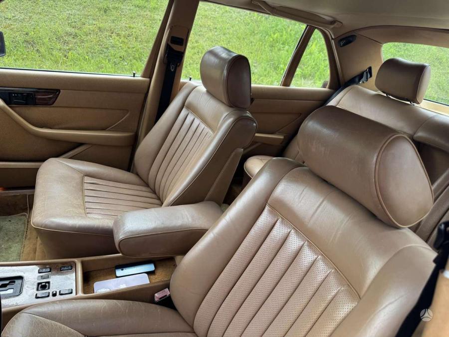 Желтый Мерседес S 560 1987 в Алитус, объемом двигателя 5.50 л и пробегом 115 тыс. км за 13300 €, фото 11 на AUTOMOTO.COM.LV