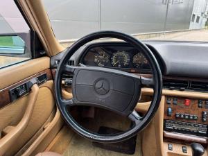 Желтый Мерседес S 560 1987 в Алитус, объемом двигателя 5.50 л и пробегом 115 тыс. км за 13300 €, фото 15 на AUTOMOTO.COM.LV