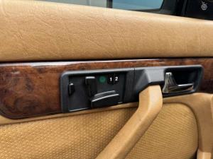 Желтый Мерседес S 560 1987 в Алитус, объемом двигателя 5.50 л и пробегом 115 тыс. км за 13300 €, фото 17 на AUTOMOTO.COM.LV
