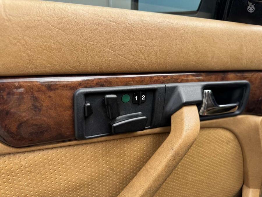 Желтый Мерседес S 560 1987 в Алитус, объемом двигателя 5.50 л и пробегом 115 тыс. км за 13300 €, фото 17 на AUTOMOTO.COM.LV