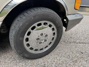 Желтый Мерседес S 560 1987 в Алитус, объемом двигателя 5.50 л и пробегом 115 тыс. км за 13300 €, фото 26 на AUTOMOTO.COM.LV
