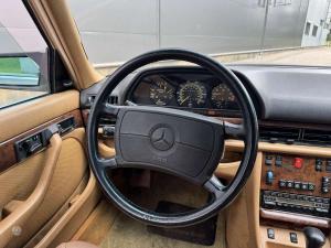 Dzeltens Mercedes-Benz S 560 1987 Alīta, ar dzinēja tilpumu 5.50 L un nobraukumu 115 tūkst. km par 13300 €, foto 15 vietnē AUTOMOTO.COM.LV