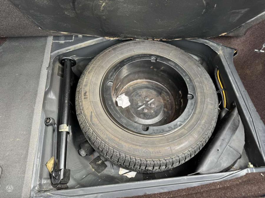 Dzeltens Mercedes-Benz S 560 1987 Alīta, ar dzinēja tilpumu 5.50 L un nobraukumu 115 tūkst. km par 13300 €, foto 24 vietnē AUTOMOTO.COM.LV
