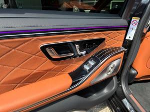 Melns Mercedes-Benz S 580 2026 Viļņa, ar dzinēja tilpumu 3.98 L un nobraukumu 15 tūkst. km par 180900 €, foto 29 vietnē AUTOMOTO.COM.LV