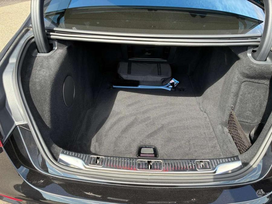 Melns Mercedes-Benz S 580 2026 Viļņa, ar dzinēja tilpumu 3.98 L un nobraukumu 15 tūkst. km par 180900 €, foto 32 vietnē AUTOMOTO.COM.LV
